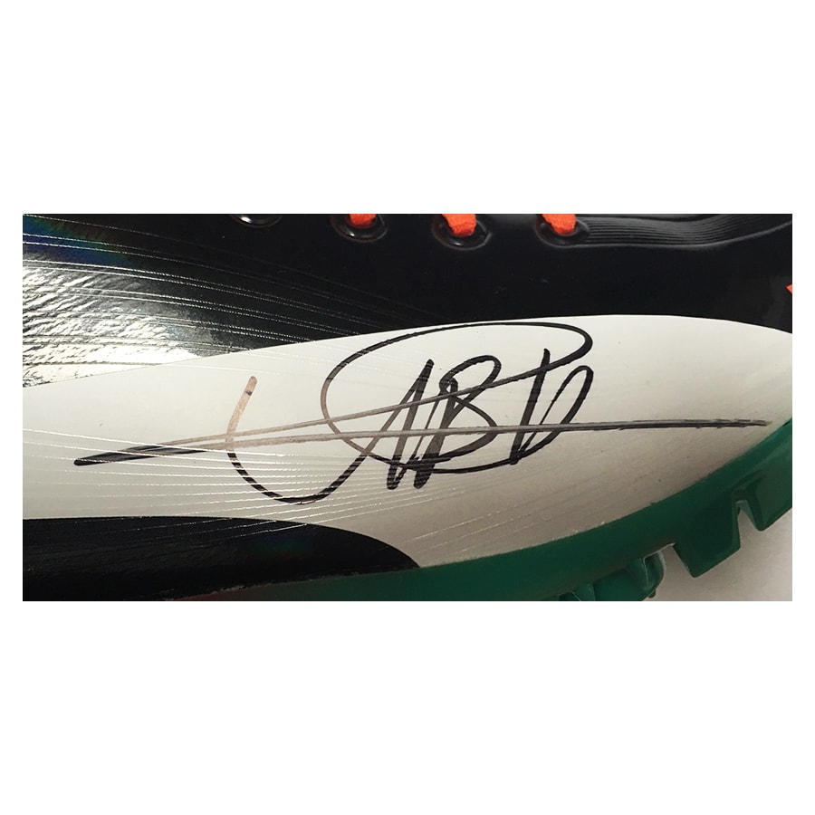 Usain Bolt Signed Puma Running Spike - Elite Exclusives