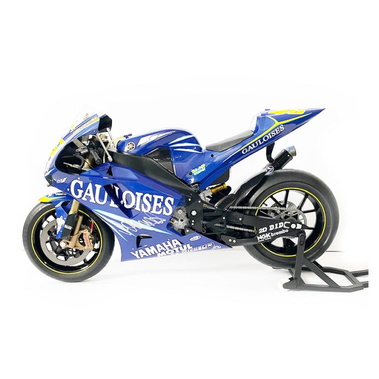Valentino Rossi Signed Team Gauloises 2004 1/4 Scale Yamaha YZR-M1 ...
